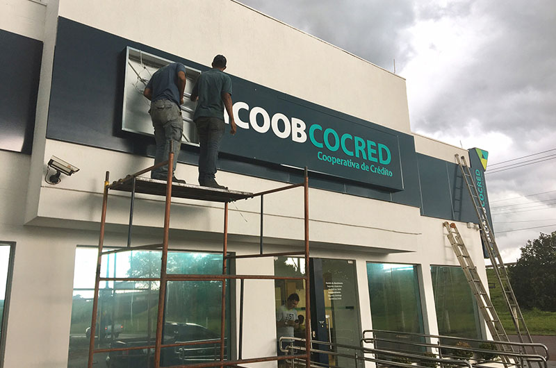 Materiais em ACM | Sprint Brasil | Comunicação Visual